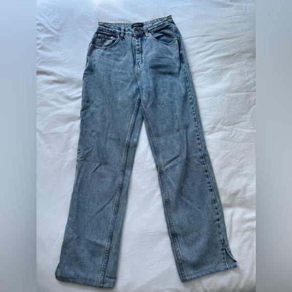 White Fox Boutique | Jeans | Jeans With Small Slit On The Bottom ...